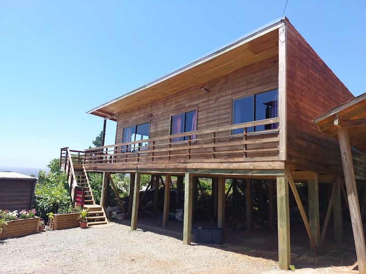 Cabaña En Alto Las Lomas Con Vista Al Mar - Pelluhue
