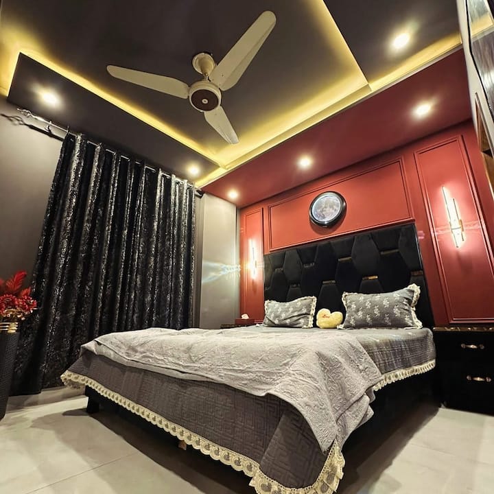 Near All The Amenities | Perfect For Families - Lahore