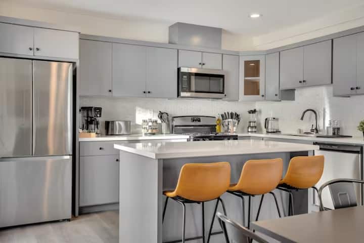 Welcoming Hollywood 4br/4.5bth Near Walk Of Fame - Pico Union - Los Angeles