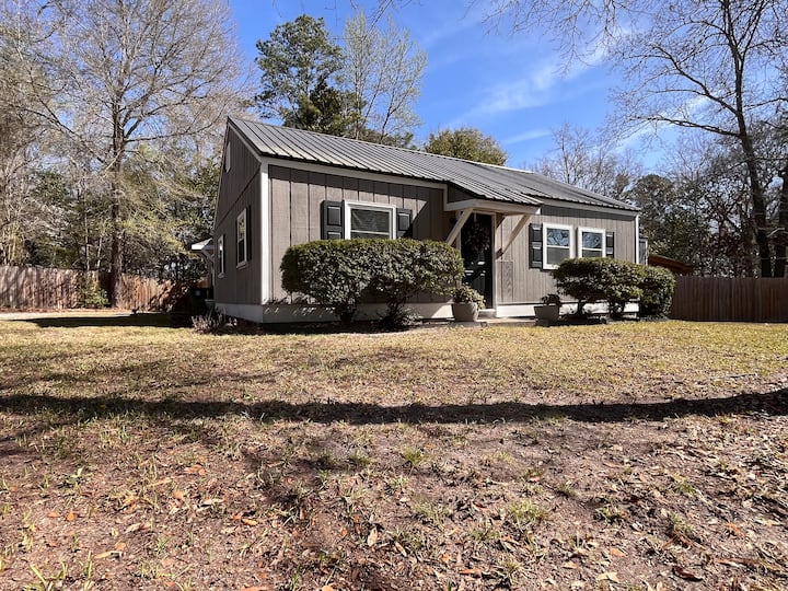 Quiet Cozy Cottage In Historic Downtown Camden - Camden, SC