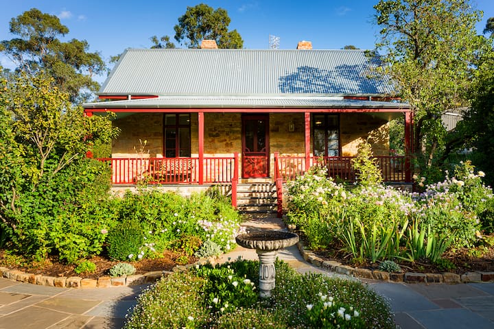 The Georgian House - Heritage Luxury Retreat - Castlemaine