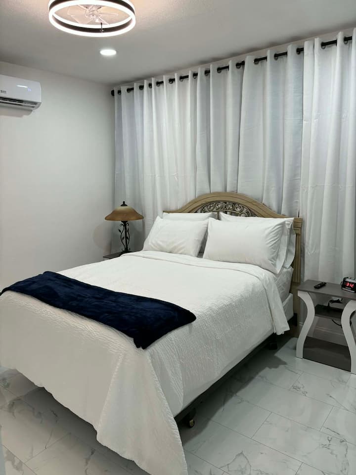 Cozy Studio Apartment - Lakeland, FL