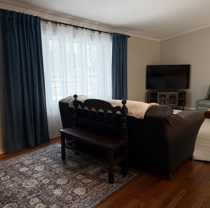 St Paul Suburban Getaway - Woodbury