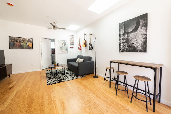 Urban Music Retreat 7m To Disney + Free Parking! - Santa Ana, CA