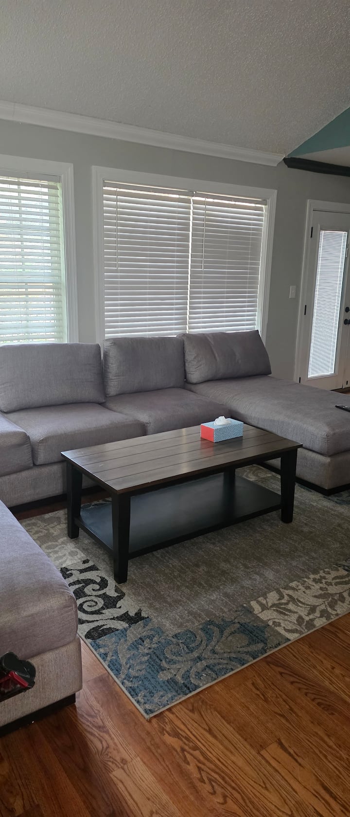 Beautiful Condo Located In Quiet Neighborhood - Stone Mountain, GA