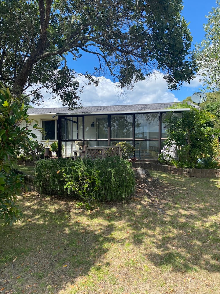 Parkside Beach Bach - Pauanui