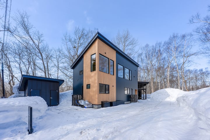 羊蹄山を望む新築ヴィラで、四季とサウナを独占する滞在を｜1日1組限定のプライベートヴィラ - Niseko