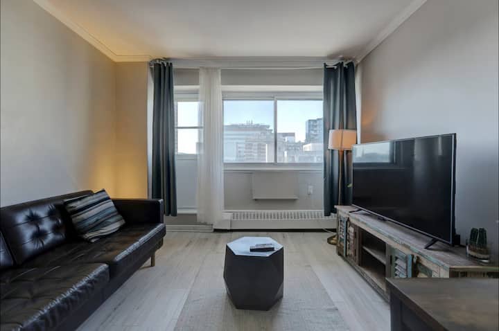 Urban 1br Hideaway | Central Mtl | Fast Wi-fi - Boucherville
