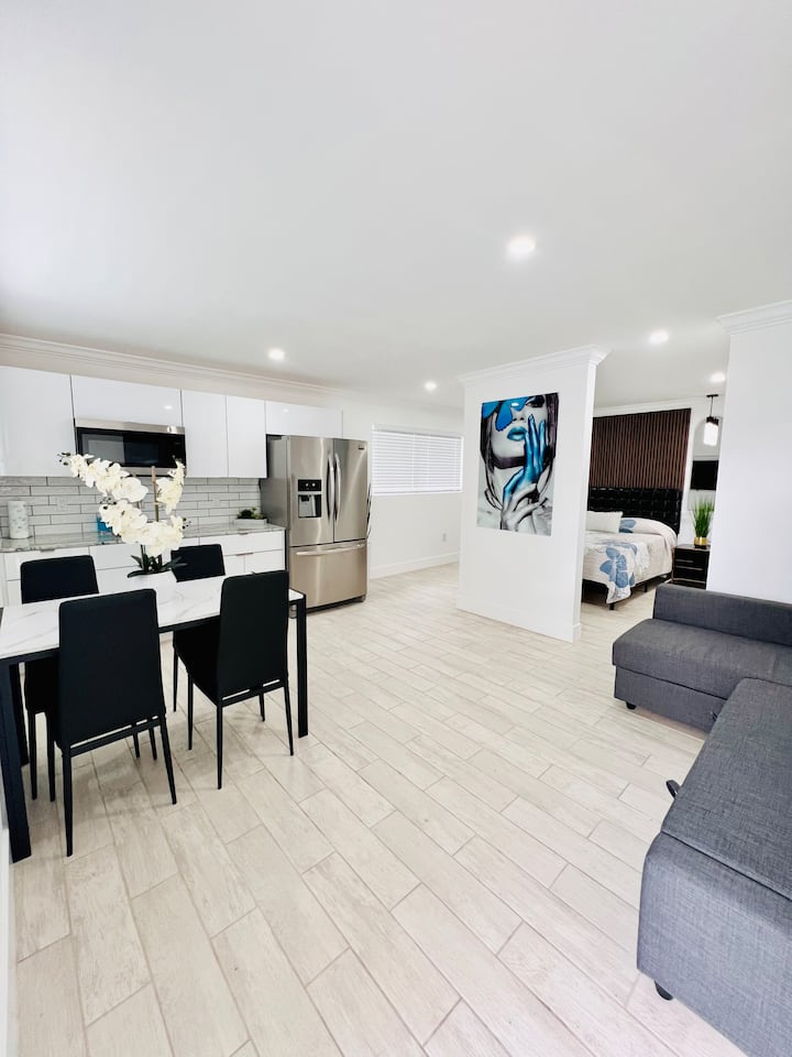 Sun-drenched Serenity - Miami, FL