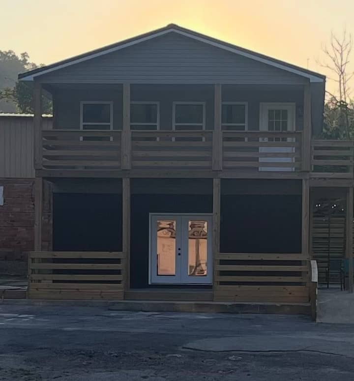 Welcome To Our A/b Unit At Evelyn’s Estates - Chief Logan State Park, Logan