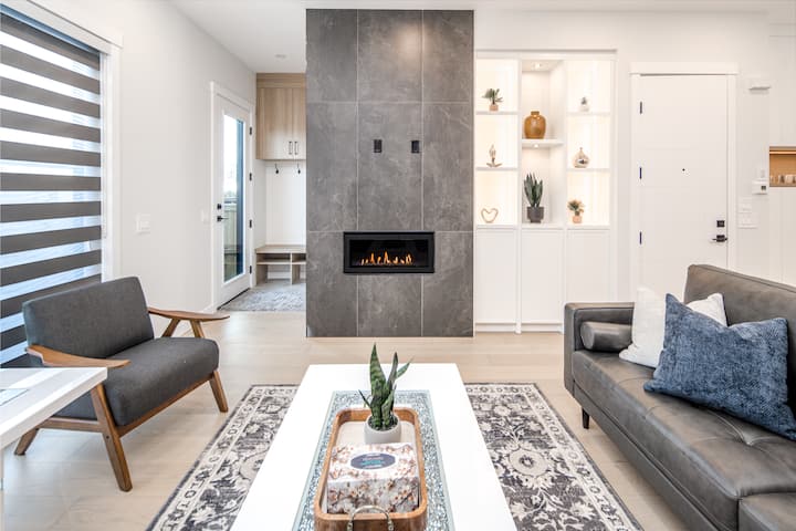 Super Host Retreat | New Build | Mins To Dt - Calgary