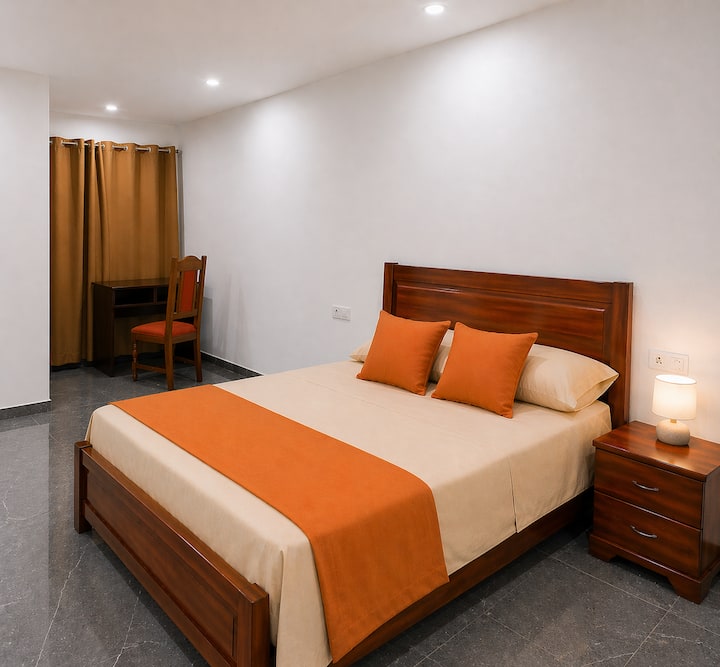 Modern Apartment Near Airport | Patio & Wi-fi - Praia