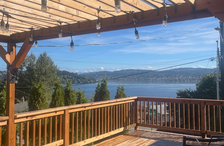 Lake Washington View - Tukwila, WA