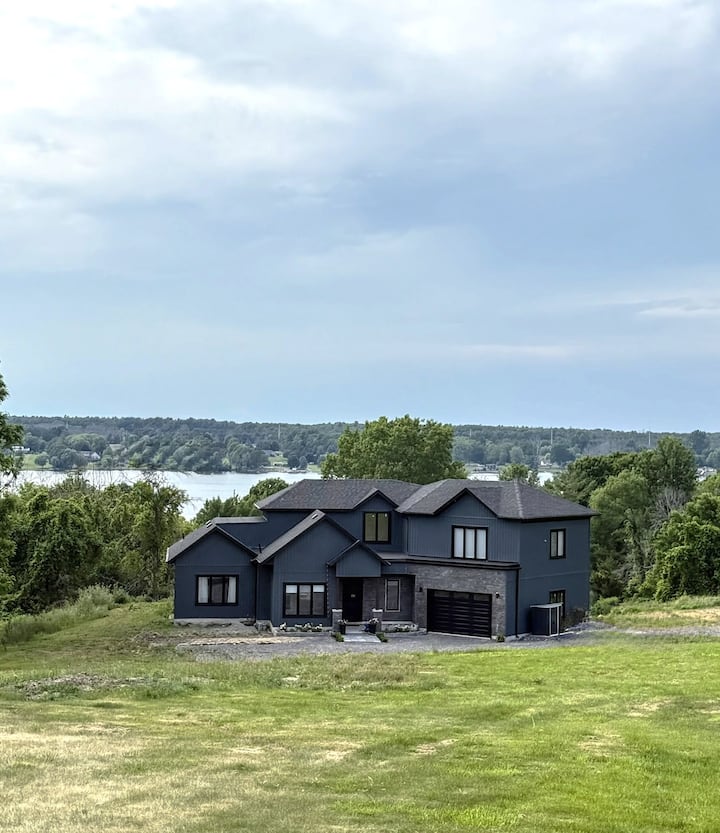 10-acre Boq/pec Waterfront, 4br, Gourmet Kitchen - Napanee
