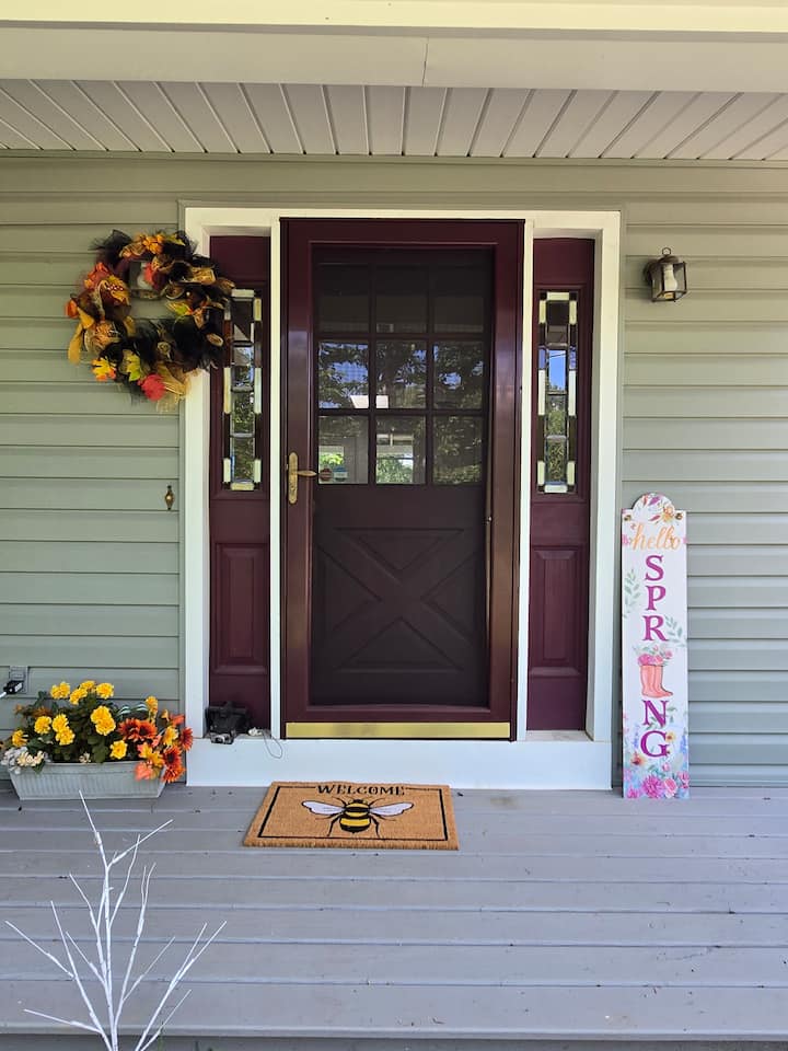 Bungalow Joy - Easy Access Throughout Wilkes - Merlefest