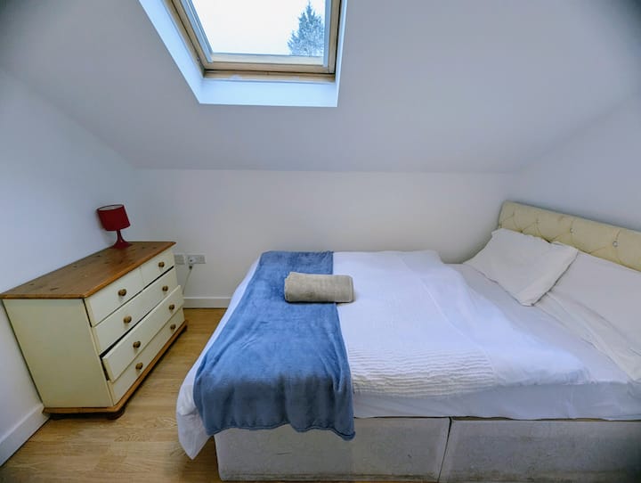 Elegant 2br Apt At Eastleigh Withparking - Southampton