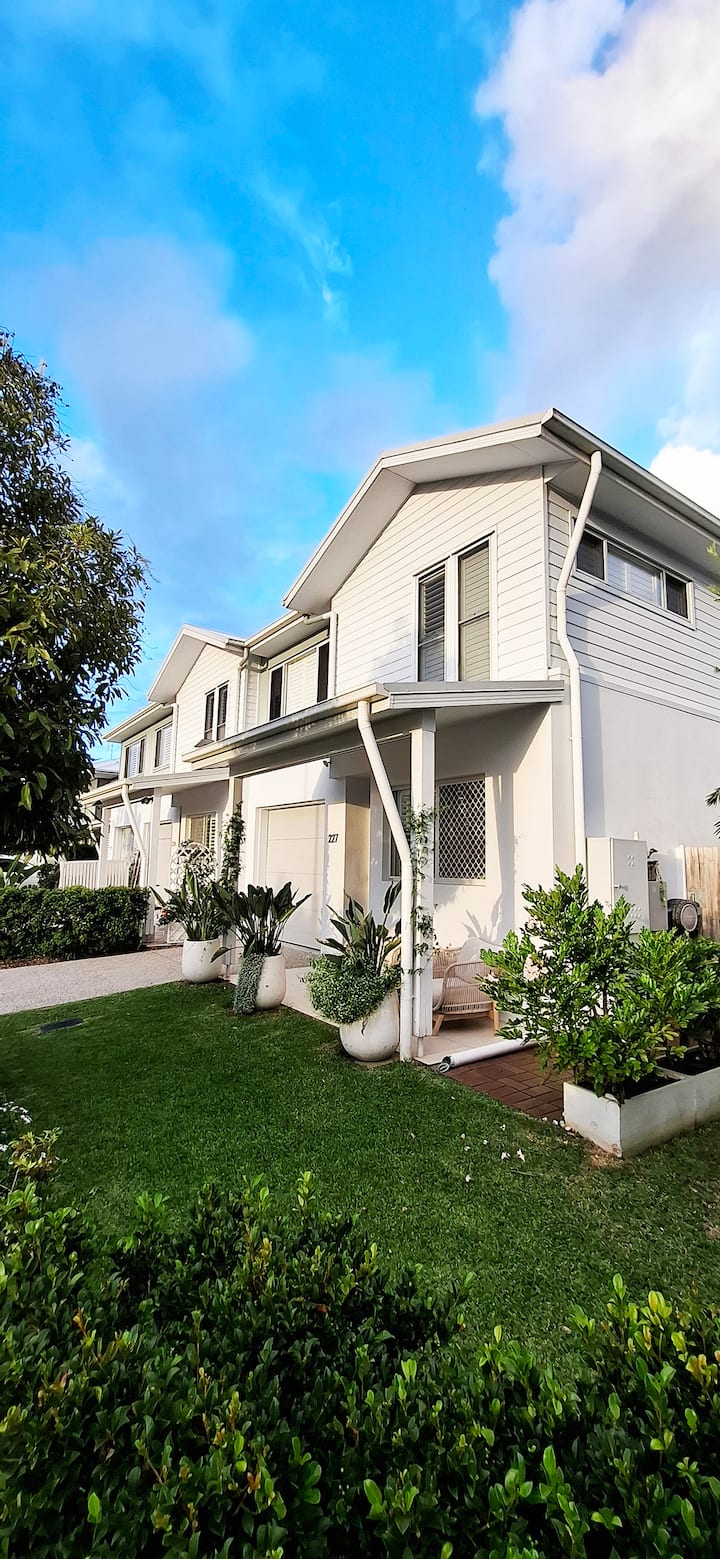 Whisper Of The River - Coastal Retreat - Alexandra Headland