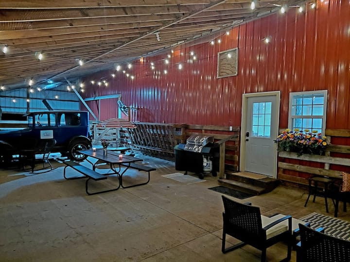 M-57 Farms -Lavender Lane- Barn Stay At A Farm! - Ithaca, MI