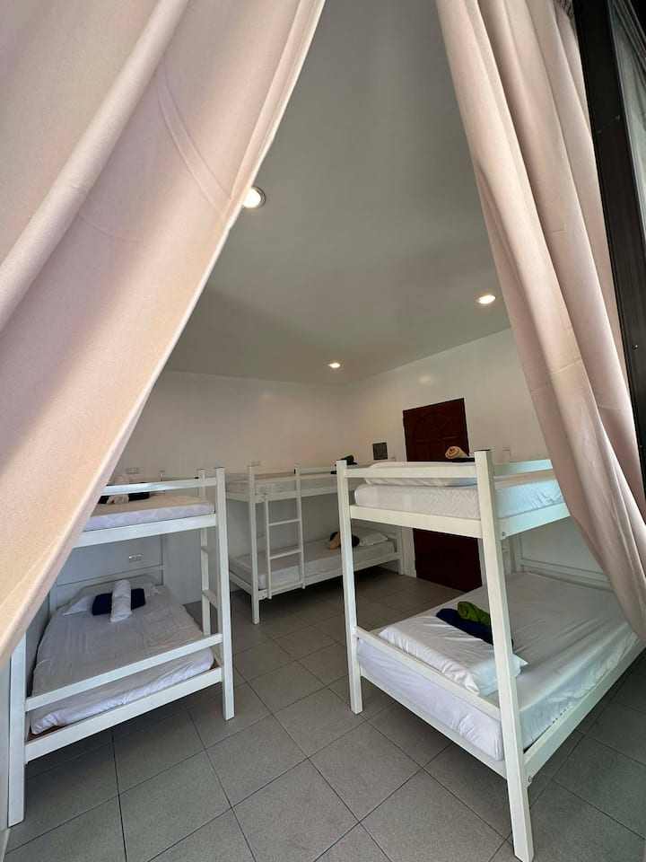 Barkada Room 1 - Dauin