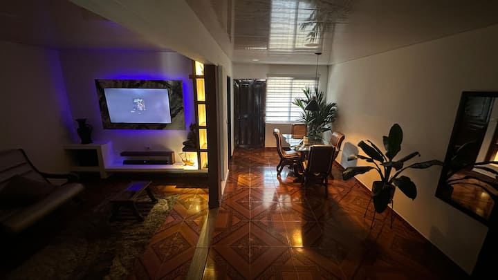 Casa Cómoda En La Unión Con Aire Y Jardín - Versalles