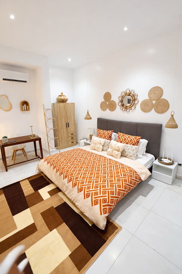 Modern Afro Luxury Studio In Almadies | Pool + Gym - Dakar