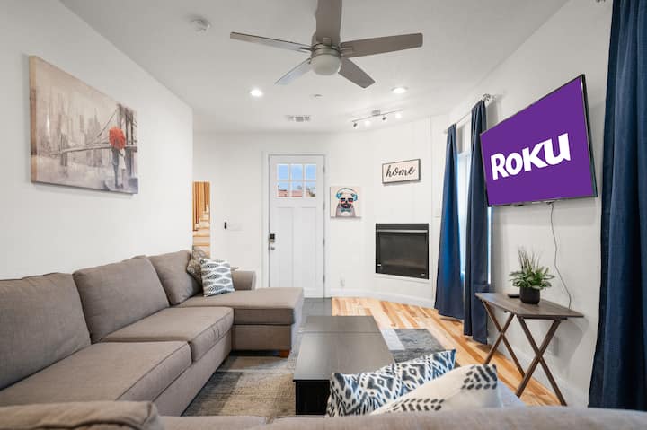 One-of-a-kind 3br Oak Park Home In Lively Area - Sacramento, CA