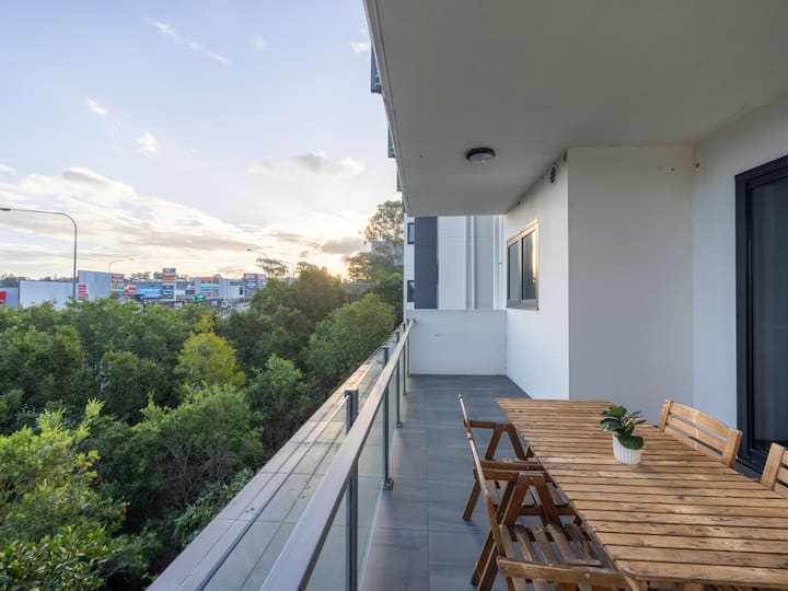 Xl Balcony Stylish 2br | Near Food & Shops - Brisbane