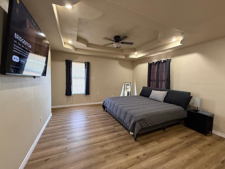 2-story Condo · 2bd 2ba · 65" Tv · S. Laredo - Laredo, TX