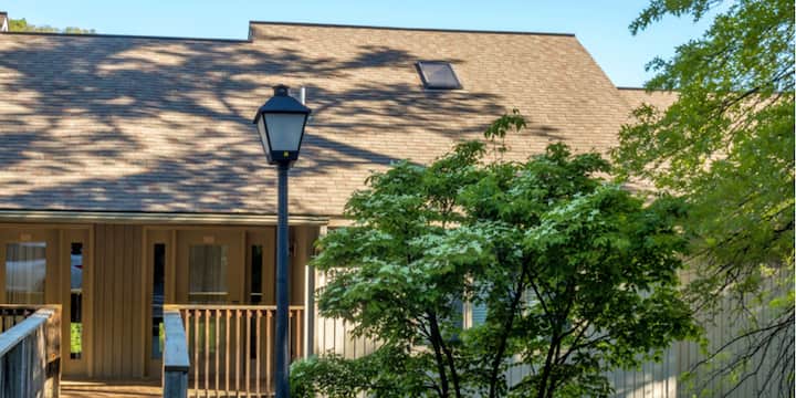 Resort 2br W/jacuzzi |Ski, Waterpark &Mountain Fun - Massanutten, VA