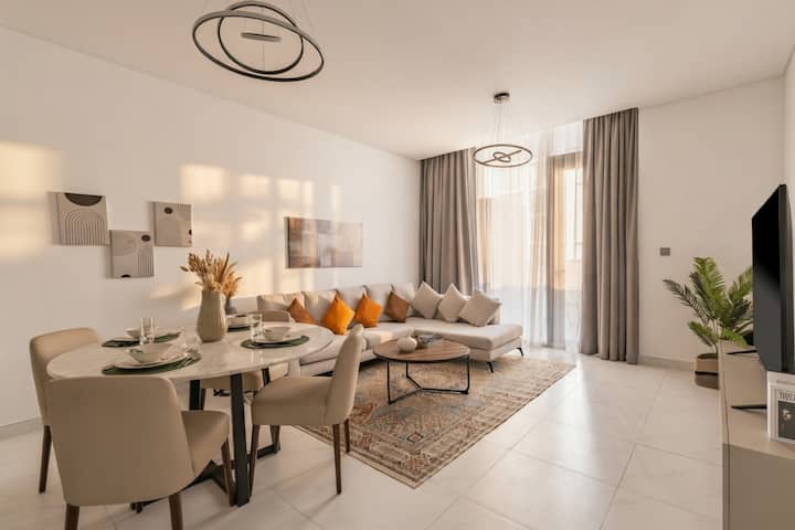 Elegant 2br Oasis | Balcony Dining | District One - Dubai