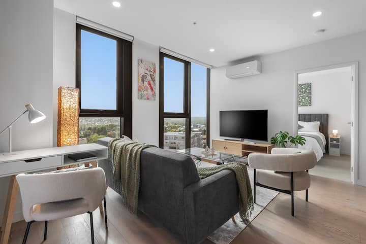 5 Min Walk To Austin Hospital | Level 9 | Parking - Northland