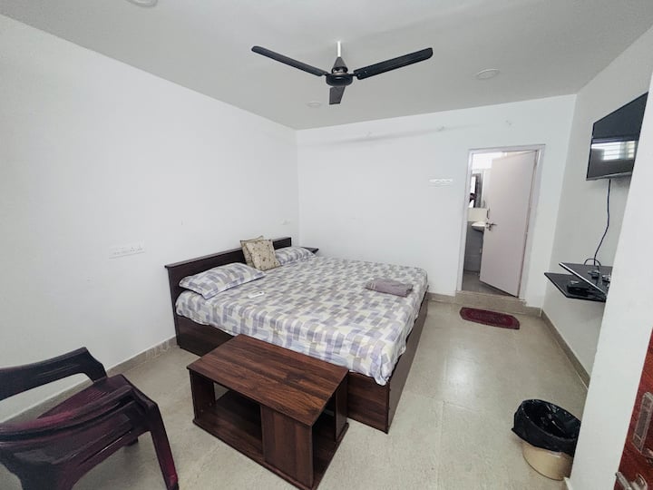 Bachelor/group Friendly: Plenty Of Space Check-in - Vijayawada