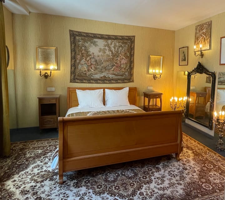 The Golden Lady, Oranienburg Garden Residence - Vianden