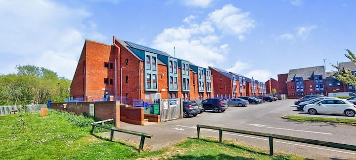 Modern Studio Retreat | Near Station - Aylesbury