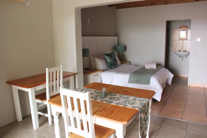 Joetsie Lodge - Titanium 4 - Lutzville