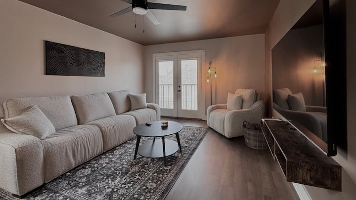 301 Cozy Loft - Clarksville, TN