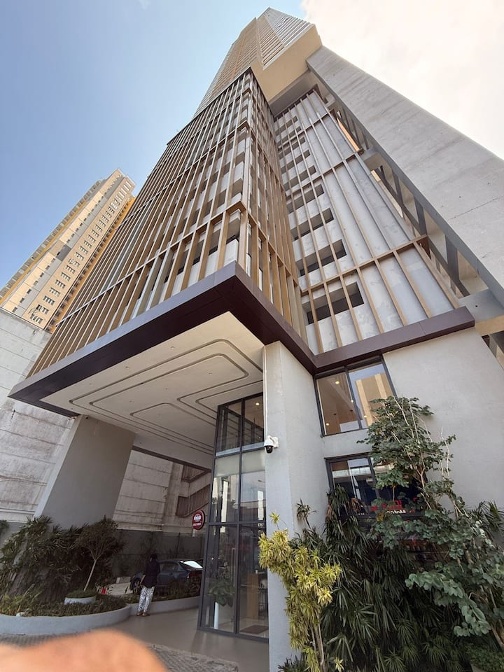 Tri-zen Apartment, Tower 02, 20f, A2 - Colombo