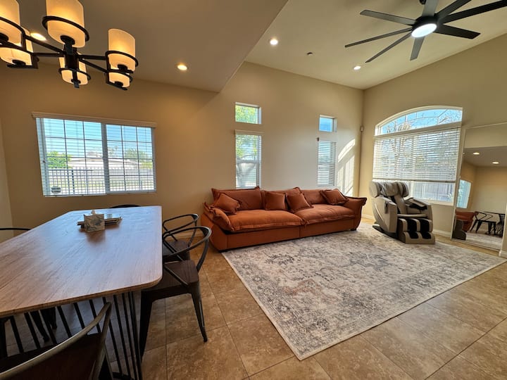 轻松休息的宽敞别墅 - Baldwin Park, CA