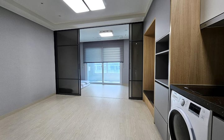 여수 퍼스트시티 호텔 419호 스탠다드 온돌(시티뷰) - Yeosu