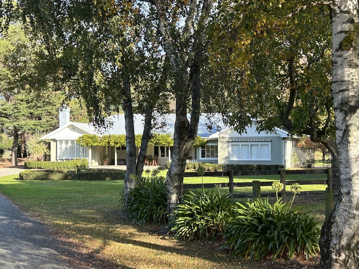 Amberley Lodge
(5 Bedroom House) - Amberley