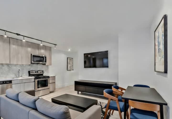 Fabulous 3 Bedroom Apartment - Vancouver