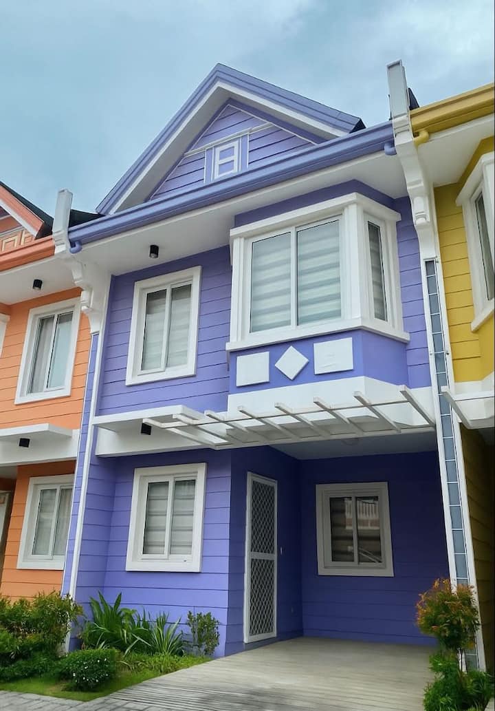 Homey Purple House - Batangas