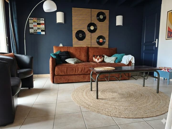Gîtes 25 Pers: Piscine Chauffée Et Espace Ludique - Maine-et-Loire