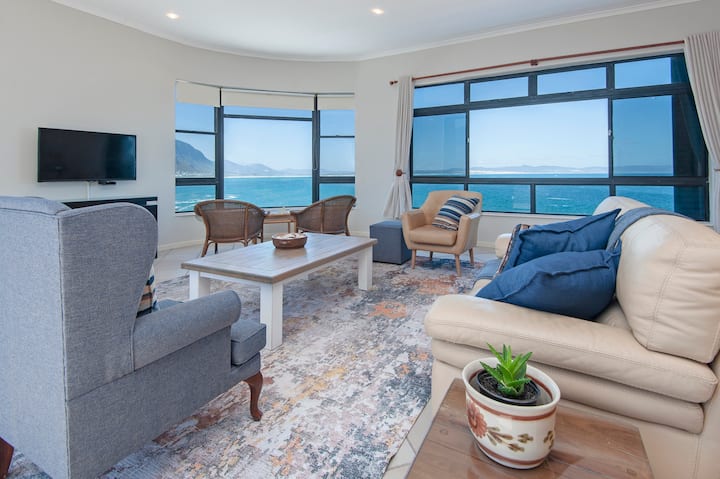 Hermanus Waterfront Penthouse - Marine Court - Hermanus