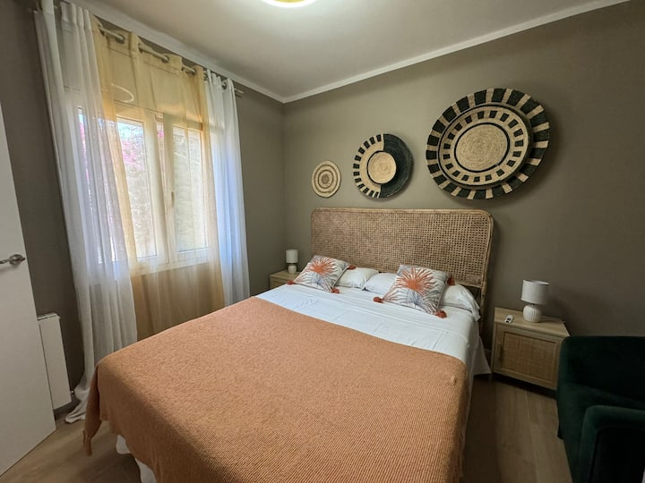 Villa Para 12 Personas Con Piscina Privada, Bbq - Castelldefels