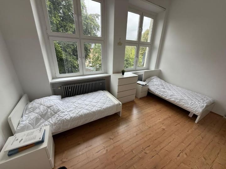 Geräumige Unterkunft • Zentral In Kirchenlamitz - Kirchenlamitz