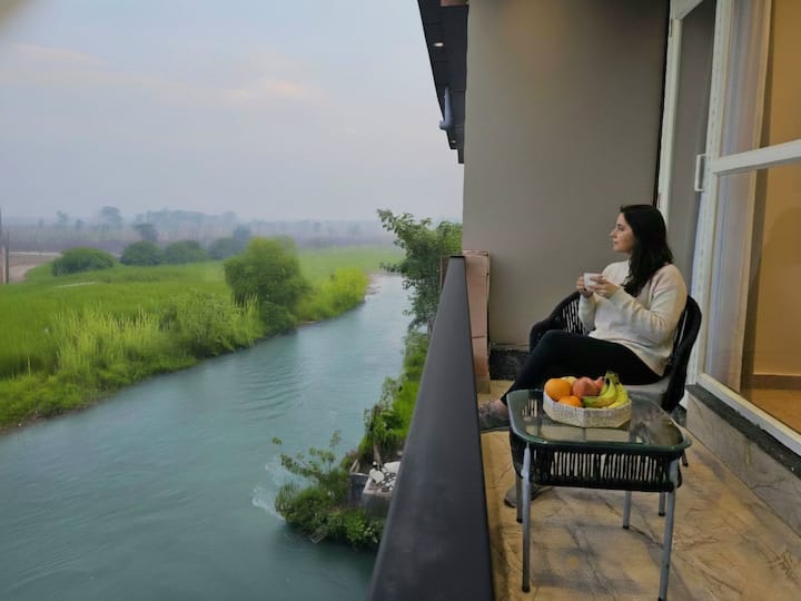 Elite Jacuzzi Suite Experience Jacuzzi Room - Haridwar