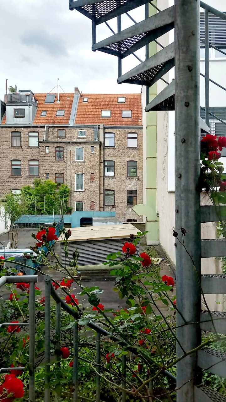 Modernes Studio In Köln Südstadt - Keulen