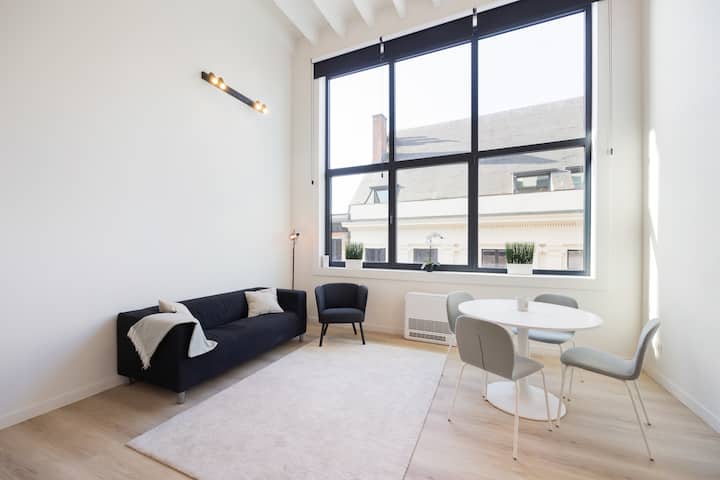 Lichtrijk Loft-appartement In Hartje Antwerpen - Antwerp