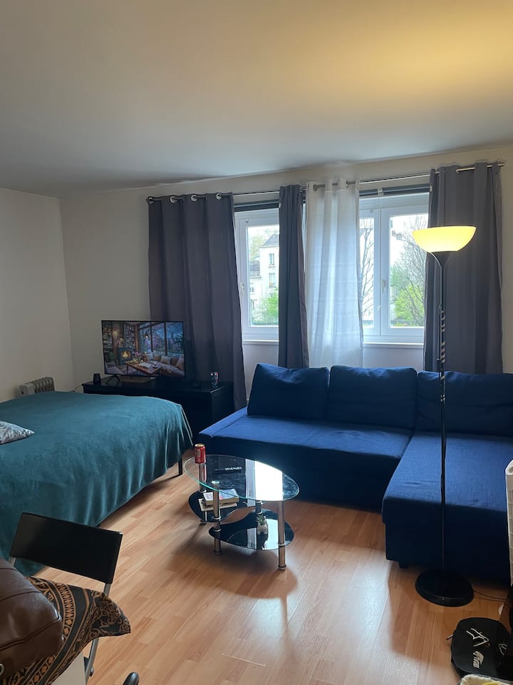 Apparemment Cosy à Porte De Clichy - Clichy